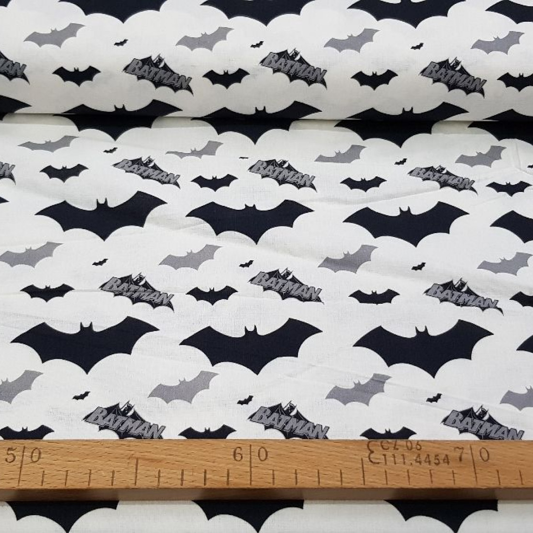 Cotton Batman Bats fabric - Buy fabrics online - Textil Siles