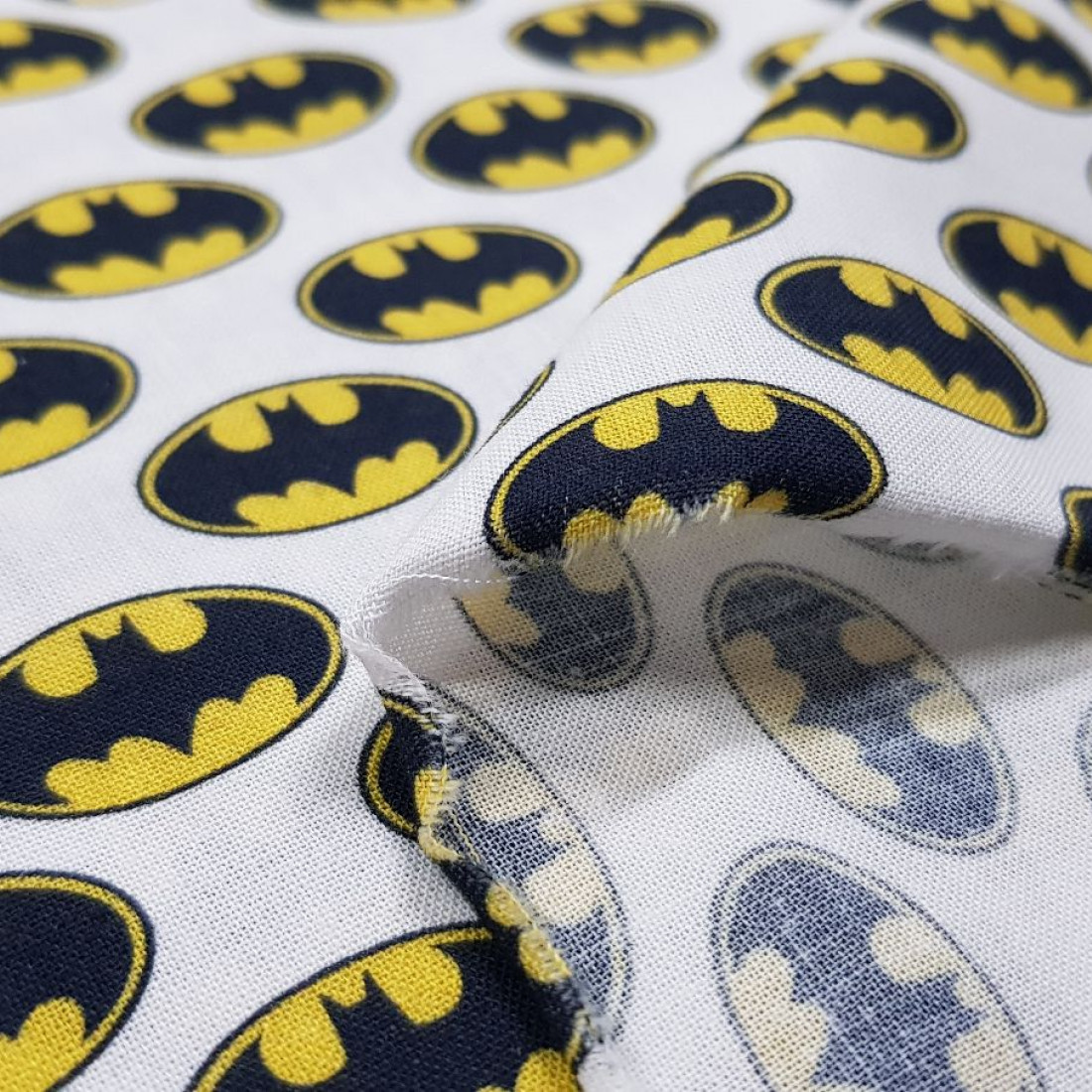 Cotton Batman Logos fabric | Textil Siles fabric store