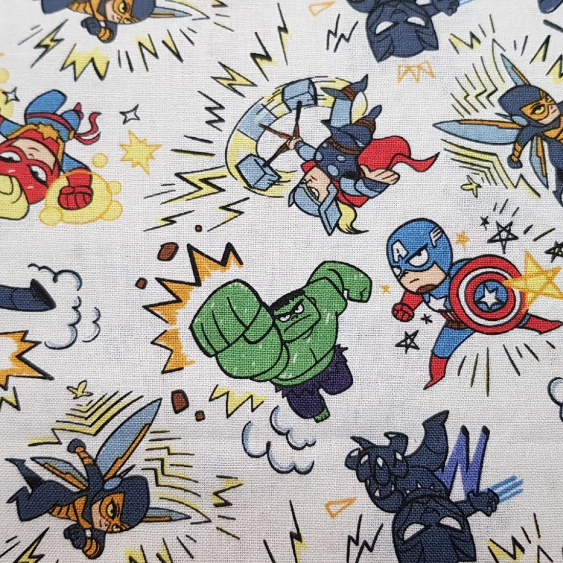 Cotton Marvel Kapow Superheroes fabric | Textil Siles fabric store